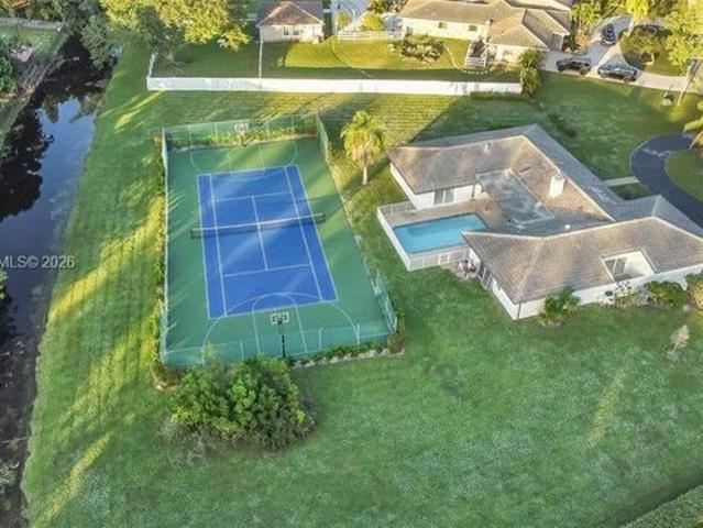 4010 NW 99th Ave, Coral Springs, FL 33065