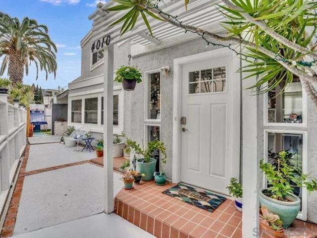 4010 Crown Point Dr, San Diego, CA 92109