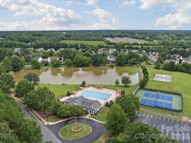 4010 Fountainbrook Drive
