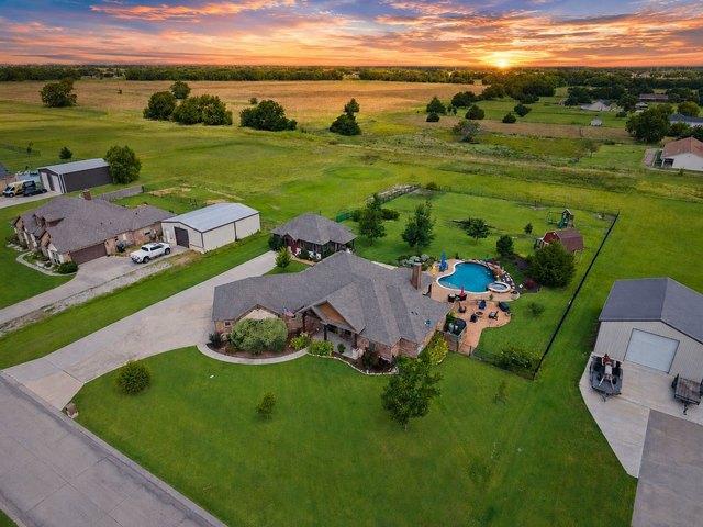 4010 Hackberry Cir, Caddo Mills, TX 75135
