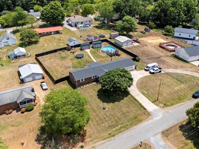 4010 Hillcrest Court