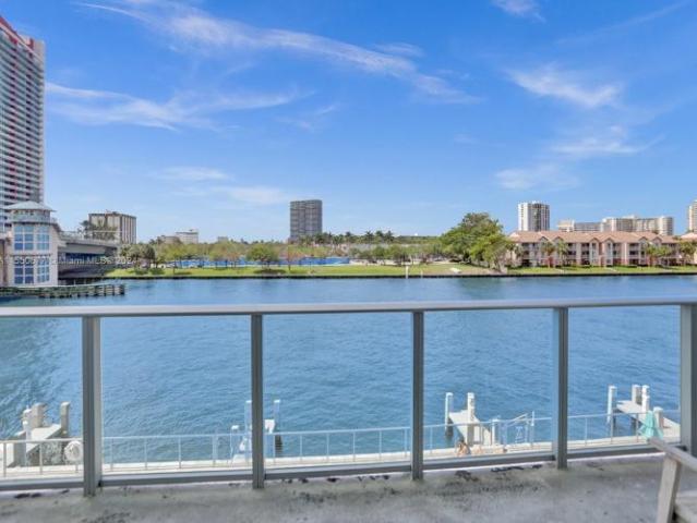 4010 S Ocean Dr #R204, Hollywood, FL 33019