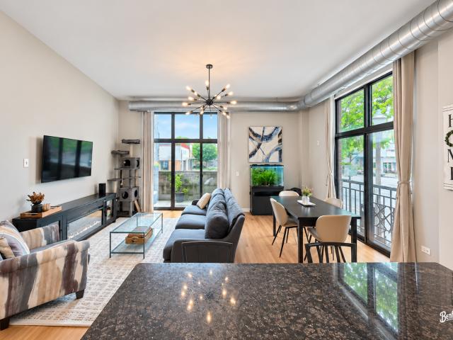 4011 N Francisco Avenue # 111