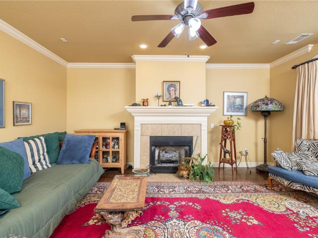4011 N Meadow View Drive