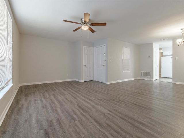 4011 Oak Bay Drive 4