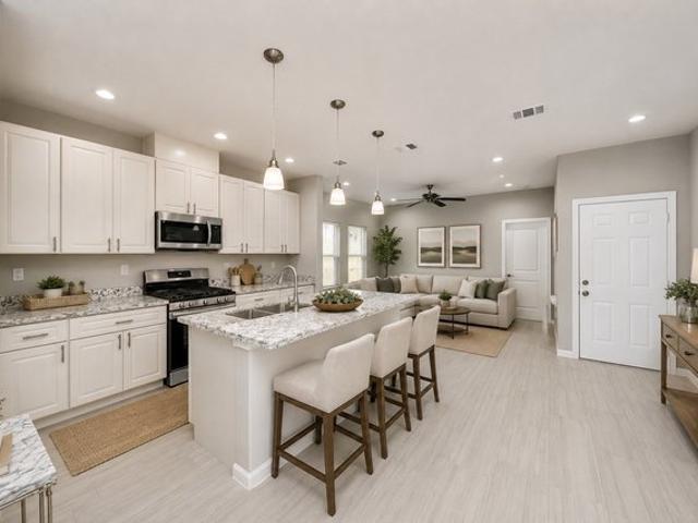 4011 Elmwood St, Houston, TX 77051