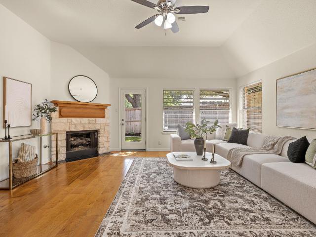 4011 Sable Oaks Dr