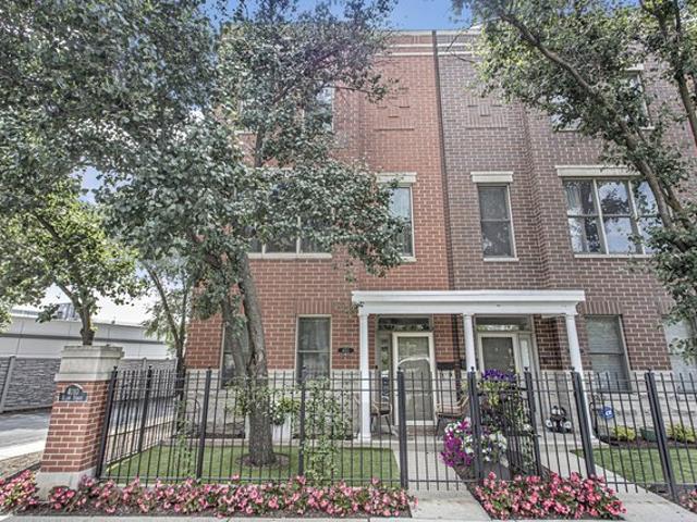 4012 N Clark St, Chicago, IL 60613