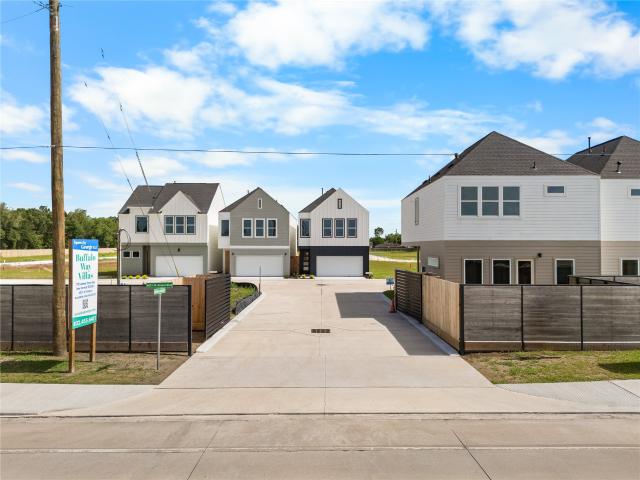 4012 Buffalo Moon Dr, Houston, TX 77045 | MLS #81070