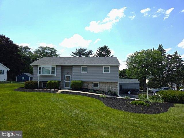 4012 Charity Dr, Red Lion, PA 17356