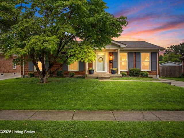 4012 Landside Dr, Louisville, KY 40220