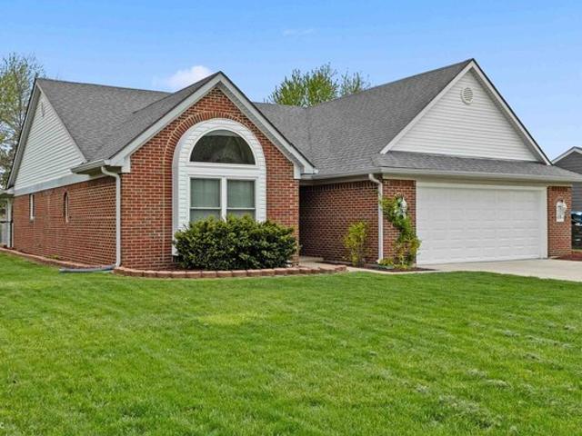 4012 S Loganberry Ct, New Palestine, IN 46163