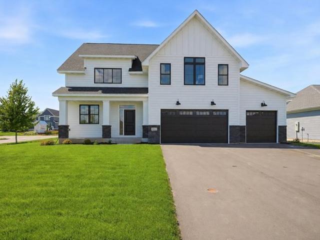 4012 Savanna Ct, Chaska, MN 55318