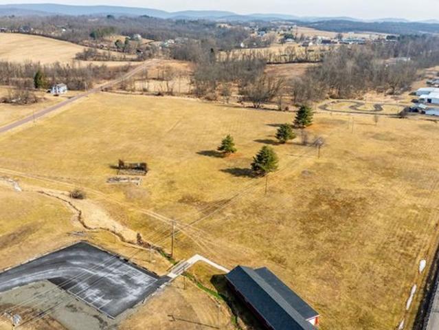 4012 Wolf Hollow Rd, Bloomsburg, PA 17815
