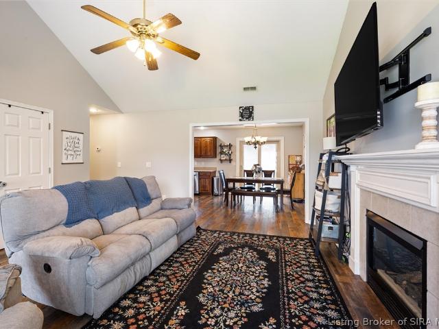 4013 Decker Court