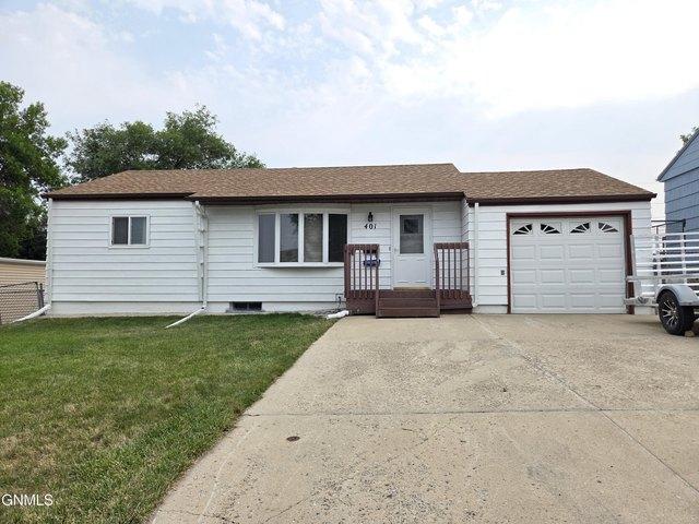 401 11th St NW, Mandan, ND 58554