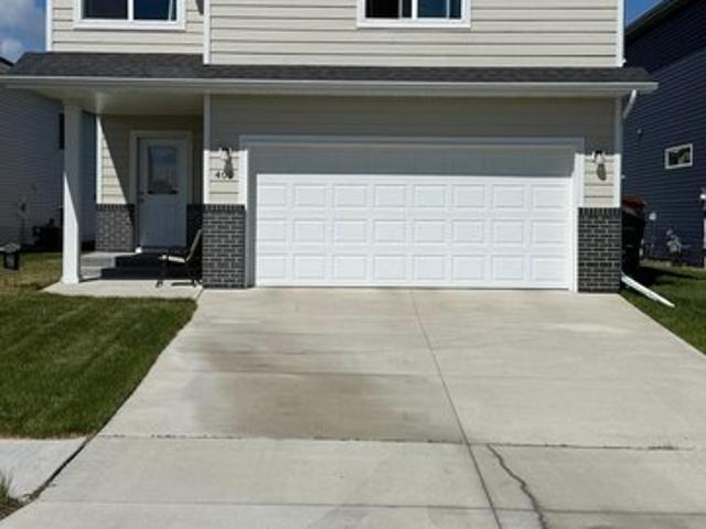 401 7th St E, Horace, ND 58047