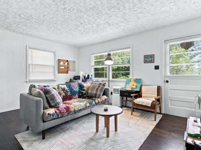 401 Carey Rd