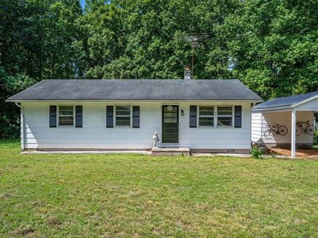 401 Carey Rd, Charlotte Court House, VA 23923
