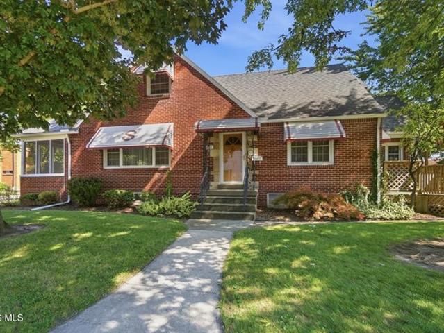 401 Clough St, Bowling Green, OH 43402