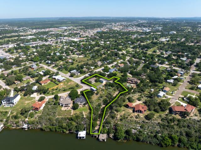 401 Crestview Dr