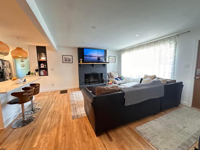 401 Aster Ave