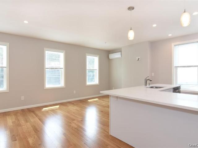 401 Ashford Avenue