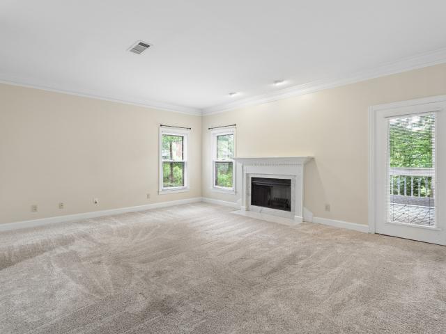 401 Ashlawn Ct