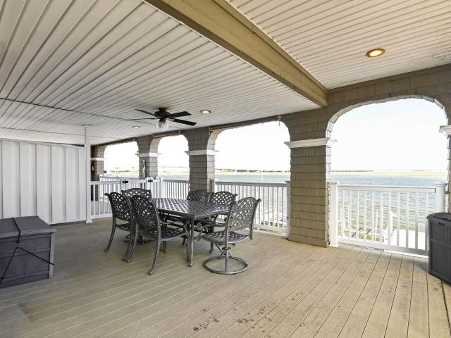401 Bayfront