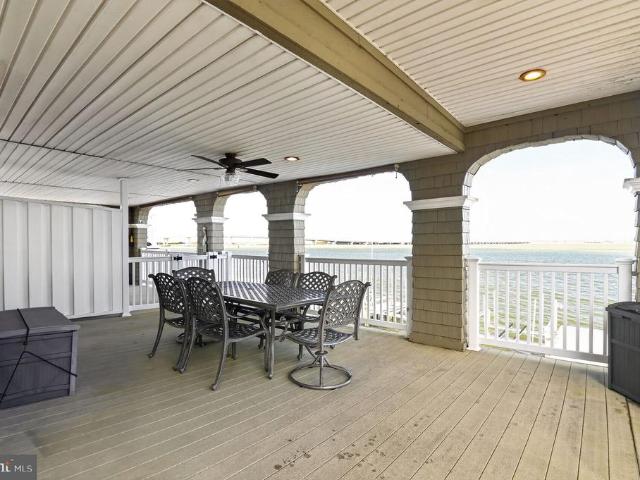 401 Bayfront Bay