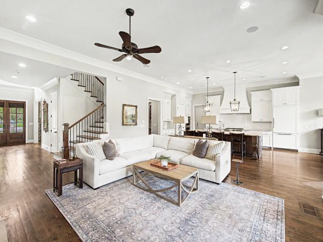 401 Belle Glen Ln