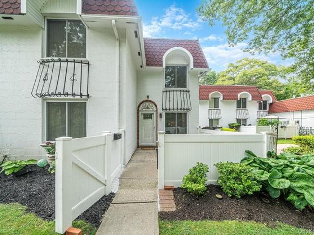 401 Birchwood Rd, Medford, NY 11763