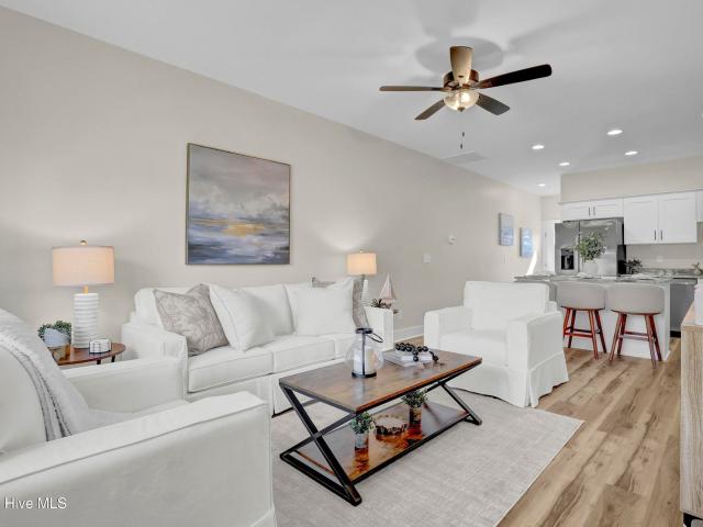 401 Blue Bluff Lane, Jacksonville, US, NC