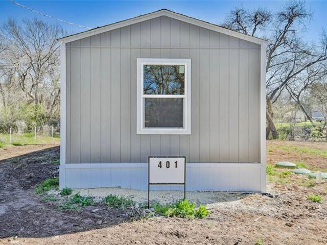 401 Blue Jay Court