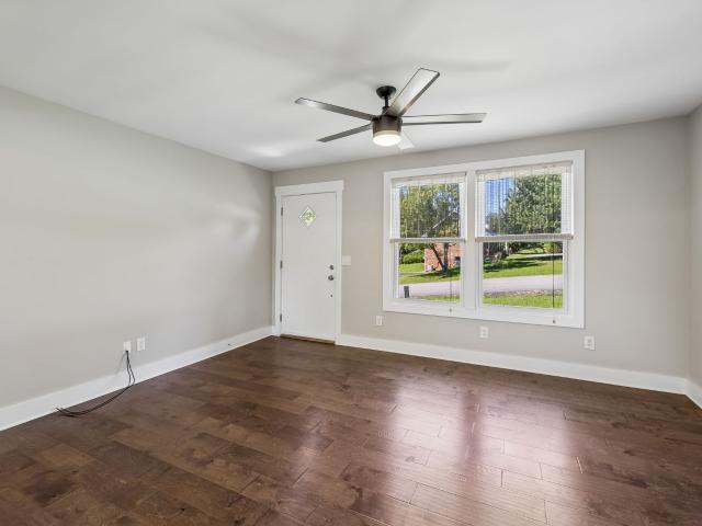 401 Bluebird Ln