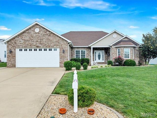 401 Briarcliff Dr, Waterloo, IL 62298