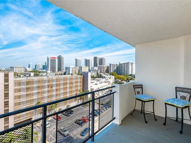 401 Golden Isles Dr Apt 902, Hallandale Beach, FL 33009