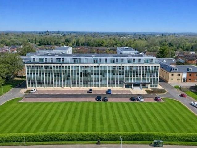 401 Guild House, Oundle Road. 2 bed penthouse to rent £1,450 pcm £335 pw