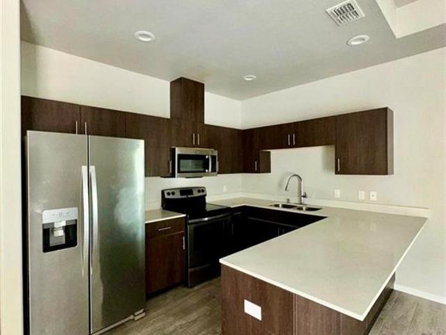 401 Downing Avenue 2