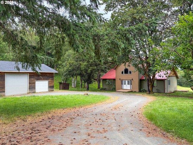 401 Decosta Ln, Oakland, OR 97462