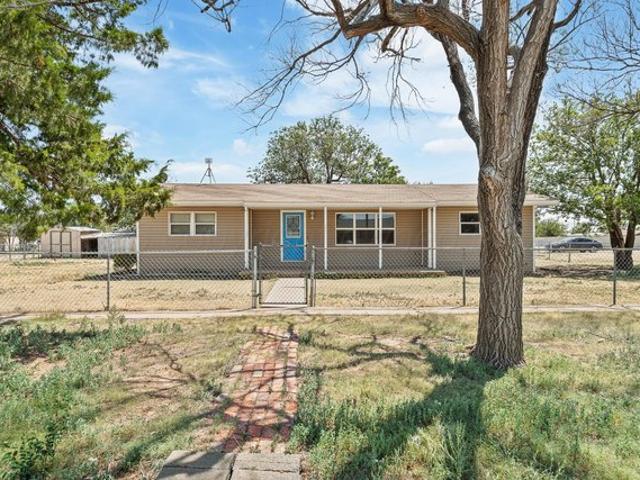 401 E 7th St, Claude, TX 79019