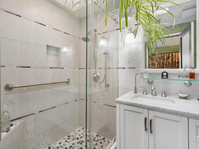 401 E Vista Chino 6