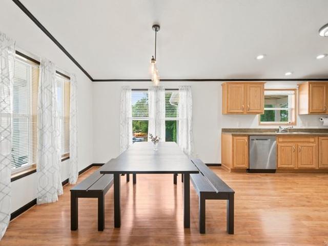 401 E Grandview Dr, Junction City, KS 66441