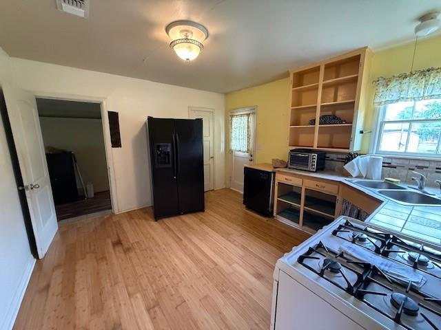 401 E Hayes Avenue