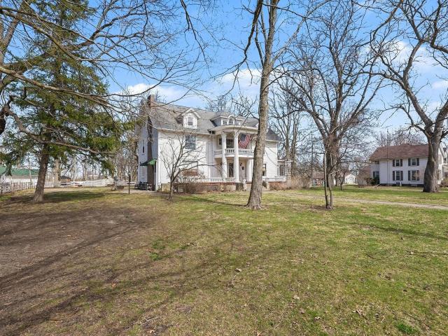 401 E Prairie Street