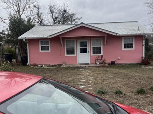401 E Schubert St, Fredericksburg, TX 78624