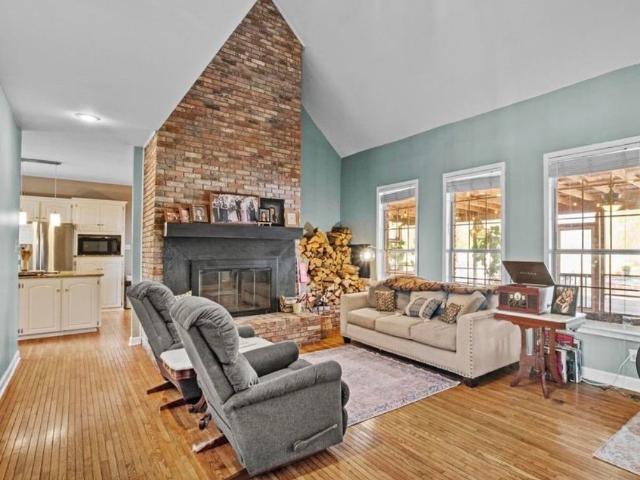 401 Foxwood Drive
