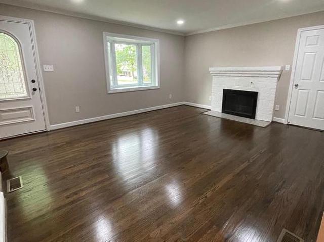 401 Forest View