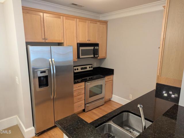 401 Finsbury Street Apt 200