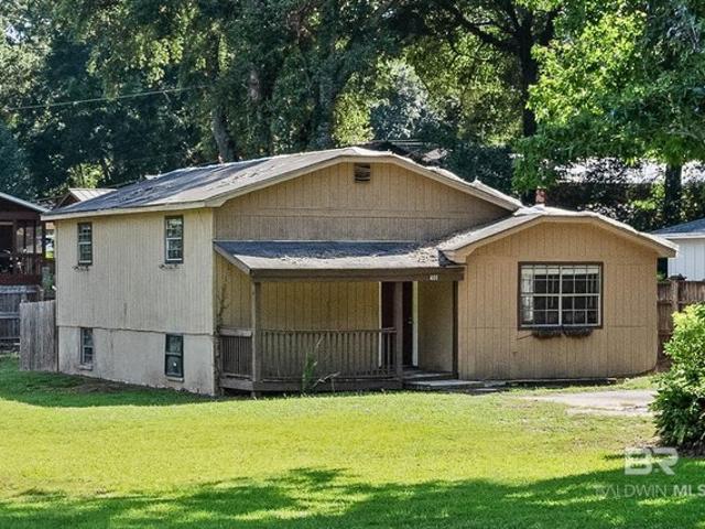 401 Frederick Ave, Fairhope, AL 36532